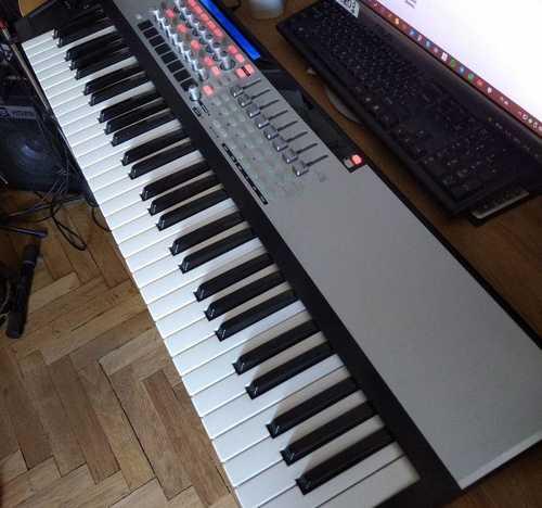 Midi клавиатура Novation 61SL MkII