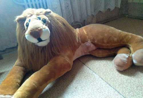 Большая мягкая игрушка лев