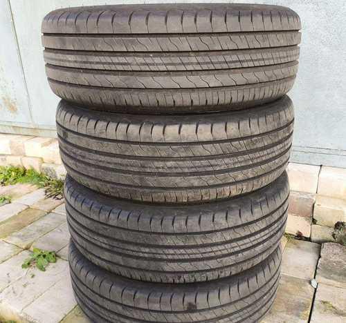 Goodyear EfficientGrip Performance 2 205/60 R16 92H