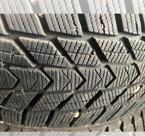 Nexen Winguard Ice Plus 215/60 R17 20G