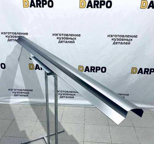 Пороги для Toyota Auris 2006-2012 (E150)