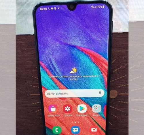 Samsung Galaxy A40, 4/64 ГБ