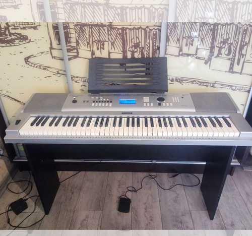 Синтезатор Yamaha dgx-220(76 клавиш)