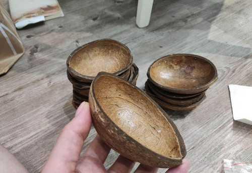 Скорлупа кокоса, обработанная лаком