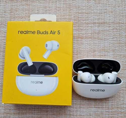 Беспроводные наушники realme Buds Air 5 белые