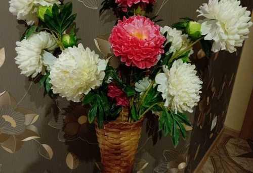 Букет цветов с плетёной корзиной