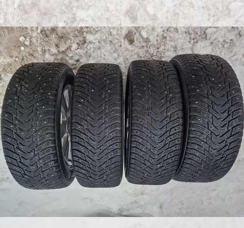 Nokian Tyres Hakkapeliitta 8 215/60 R16 99T