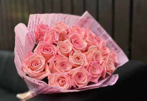 19 розовых роз 60 см с оформлением