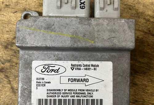 Блок управления Ford Focus