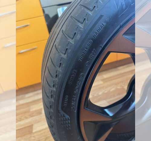 Bridgestone Turanza T005 245/40 R19 98W