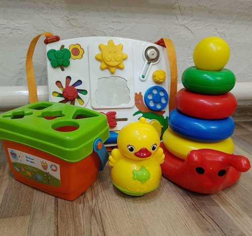 Первые игрушки малышам
