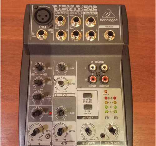 Микшерный пульт behringer xenyx 502