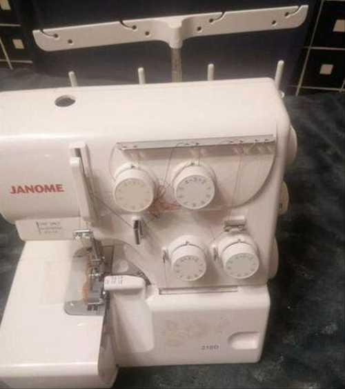 Оверлок Janome 210d