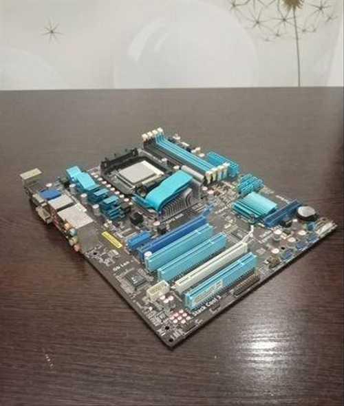 Asus M4A785TD-V EVO + Phenom II X4