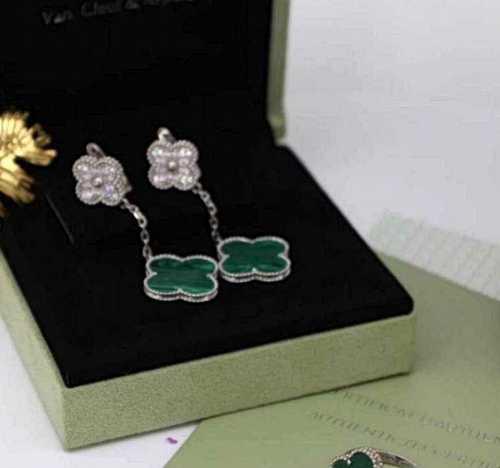 Золотые серьги Van Cleef, малахит, бриллианты