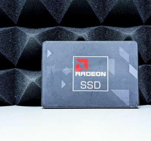 SSD AMD Radeon 240 Gb