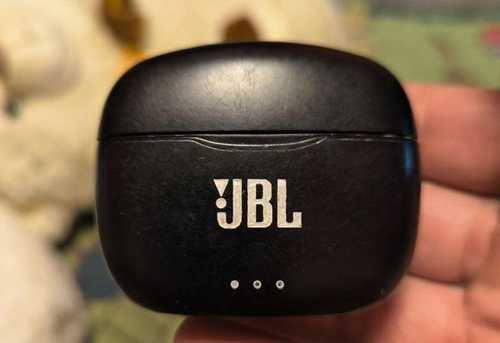 Зарядный чехол для наушников JBL