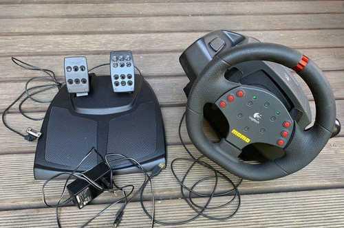 Игровой руль Logitech momo Racing