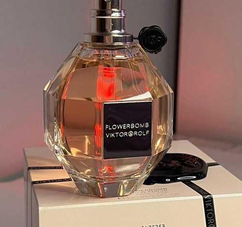 Парфюм Flowerbomb Viktor Rolf