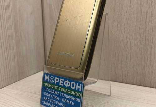 С) Телефон Samsung Galaxy S3600i