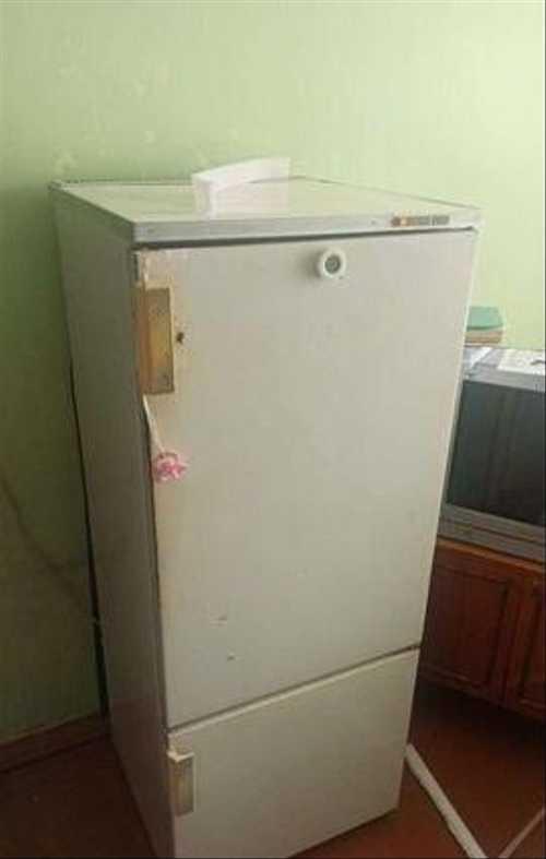 Холодильник двухкамерный б/у