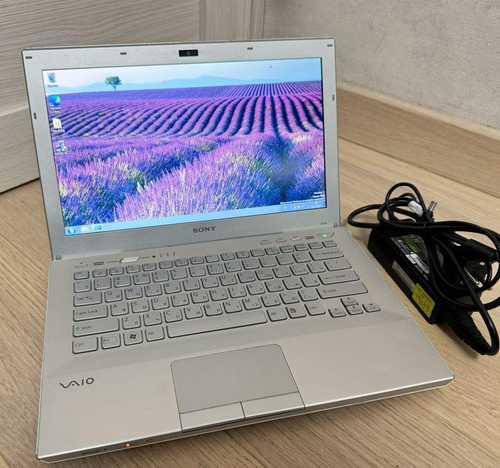 Ноутбук sony vaio I3   8GB