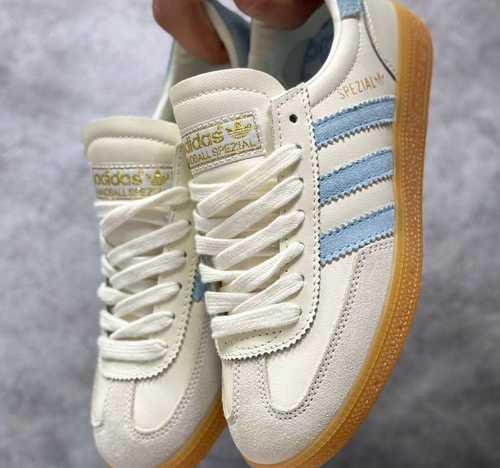 Кроссовки adidas spezial