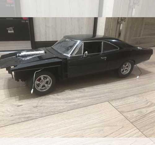 Модель автомобиля Dodge Charger diagostini 1/8