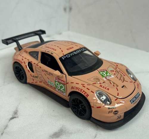 Модель машины 1:32 Porsche 911 RSR