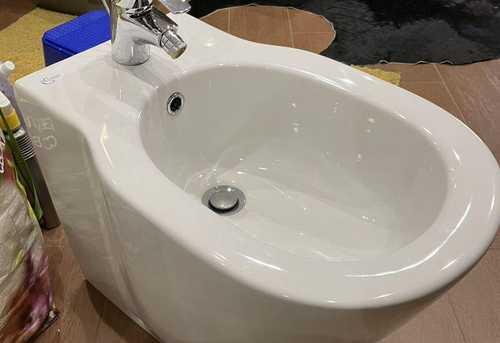 Биде унитаз Ideal со смесителем grohe