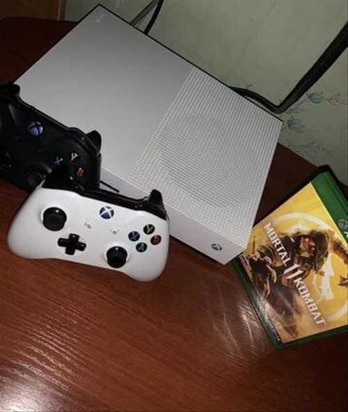 Xbox One S 500gb 2 геймпада