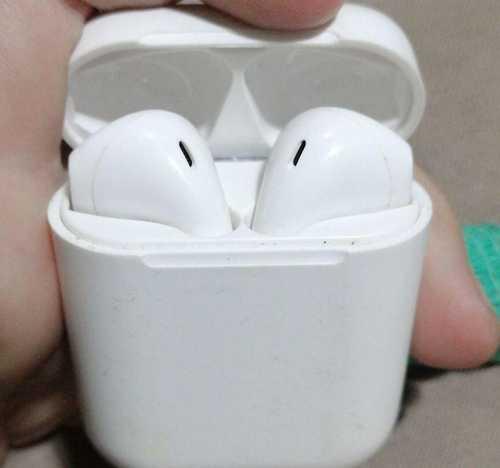 Беспроводные наушники apple airpods