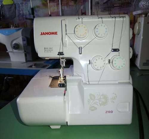 Оверлок Janome 210d