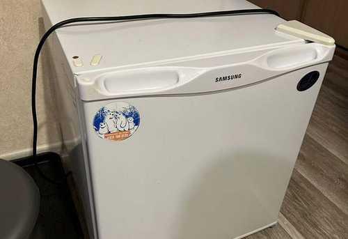 Холодильник Samsung SG06