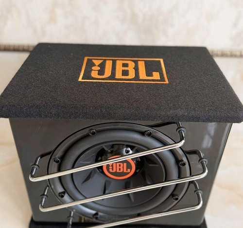 Сабвуфер JBL