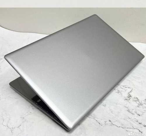 Отличный ноутбук для работы SSD IPS