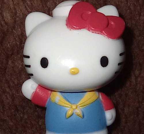 Фигурка Hello Kitty из шоколадного яйца