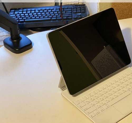 Планшет apple iPad pro 12.9 2tb m2   Keyboard