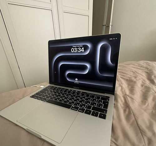 Macbook pro 13 2019 touch bar