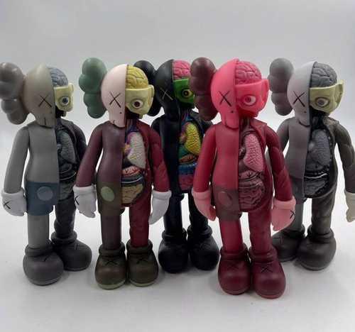 Фигурка kaws