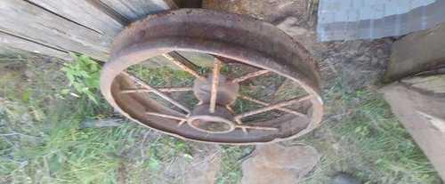 Колесо старинное от телеги