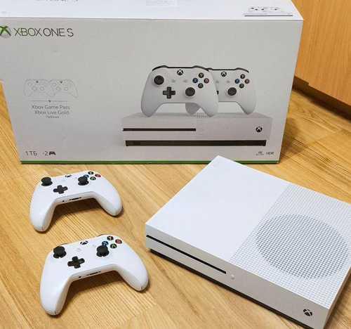 Xbox one s с 2 геймпадами 1tb