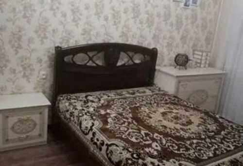 Кровать двухспальная с матрасом бу из массива дер