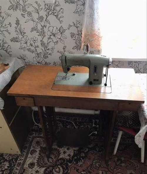Швейная машинка лучник производство чехословакия