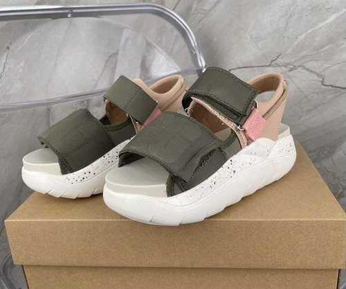 Сандалии UGG La Cloud размер 37,38
