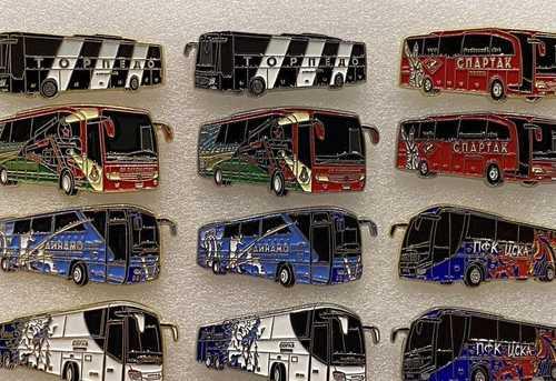 Значки клубные автобусы, мультики и футбол