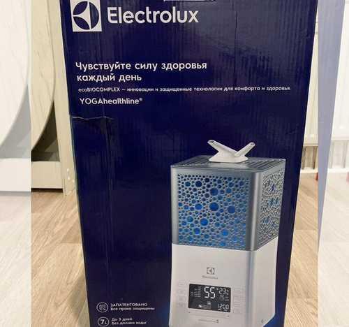 Увлажнитель воздуха Electrolux EHU-3815D