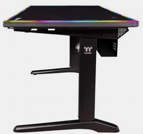 Компьютерный стол Thermaltake RGB