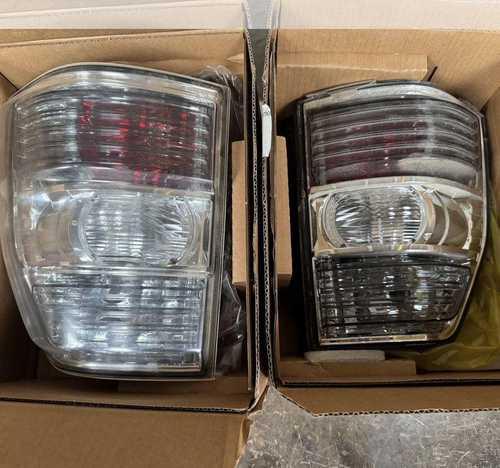 Фонари задние Mitsubishi Pajero 4
