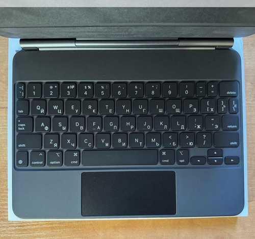 Клавиатура Apple Magic Keyboard для iPad Pro 11"